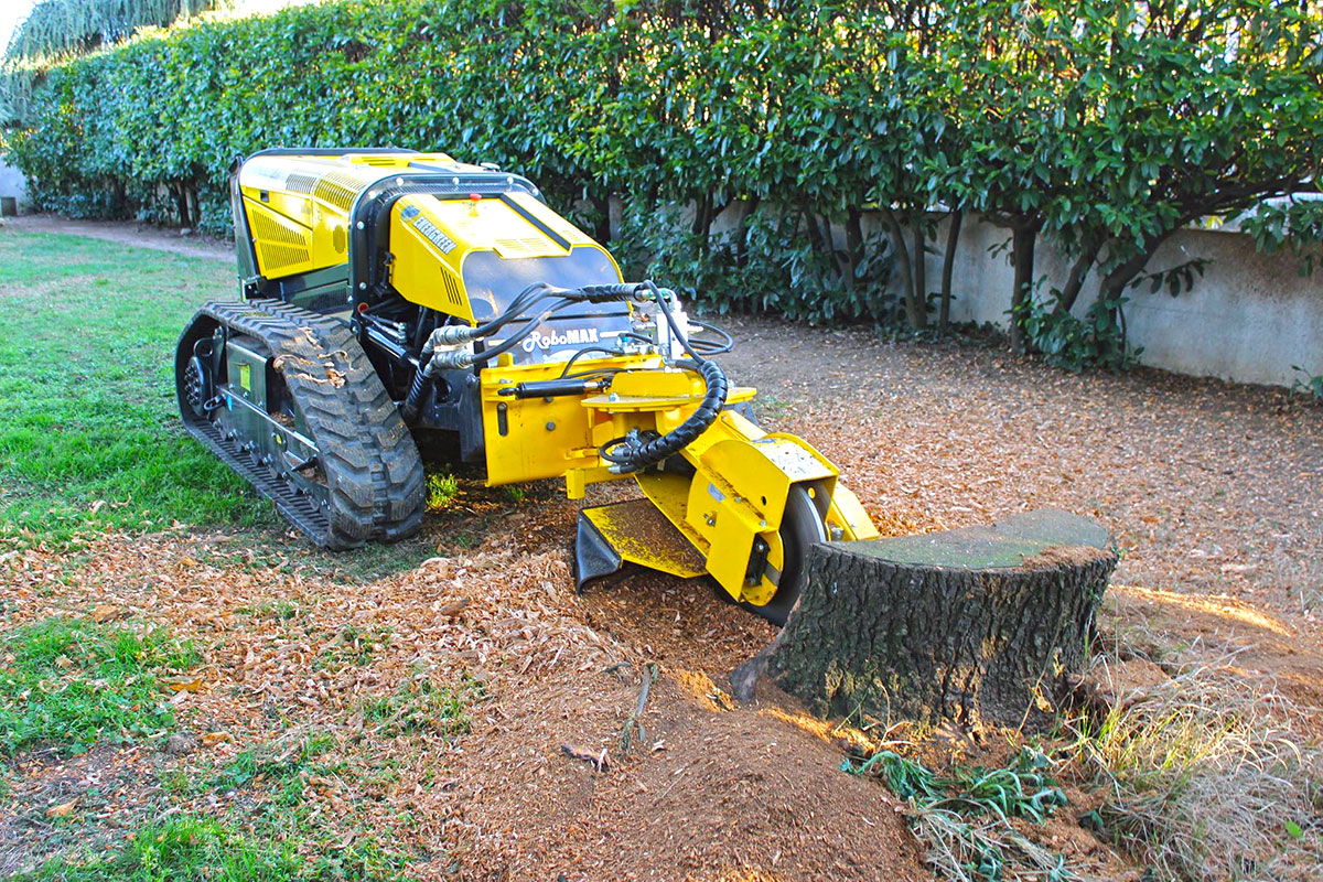 RoboMAX - Specialista na likvidaci náletových dřevin